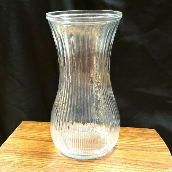 Accents | Vintage Large Hoosier Glass 487a Clear Flower Vase With Tulip ...
